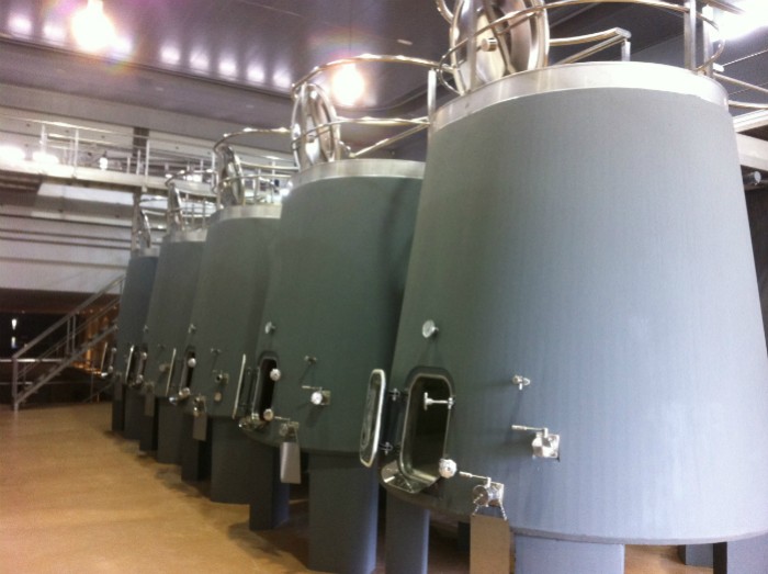 Nomblot installe des cuves à vin à la Bodega Tobelos